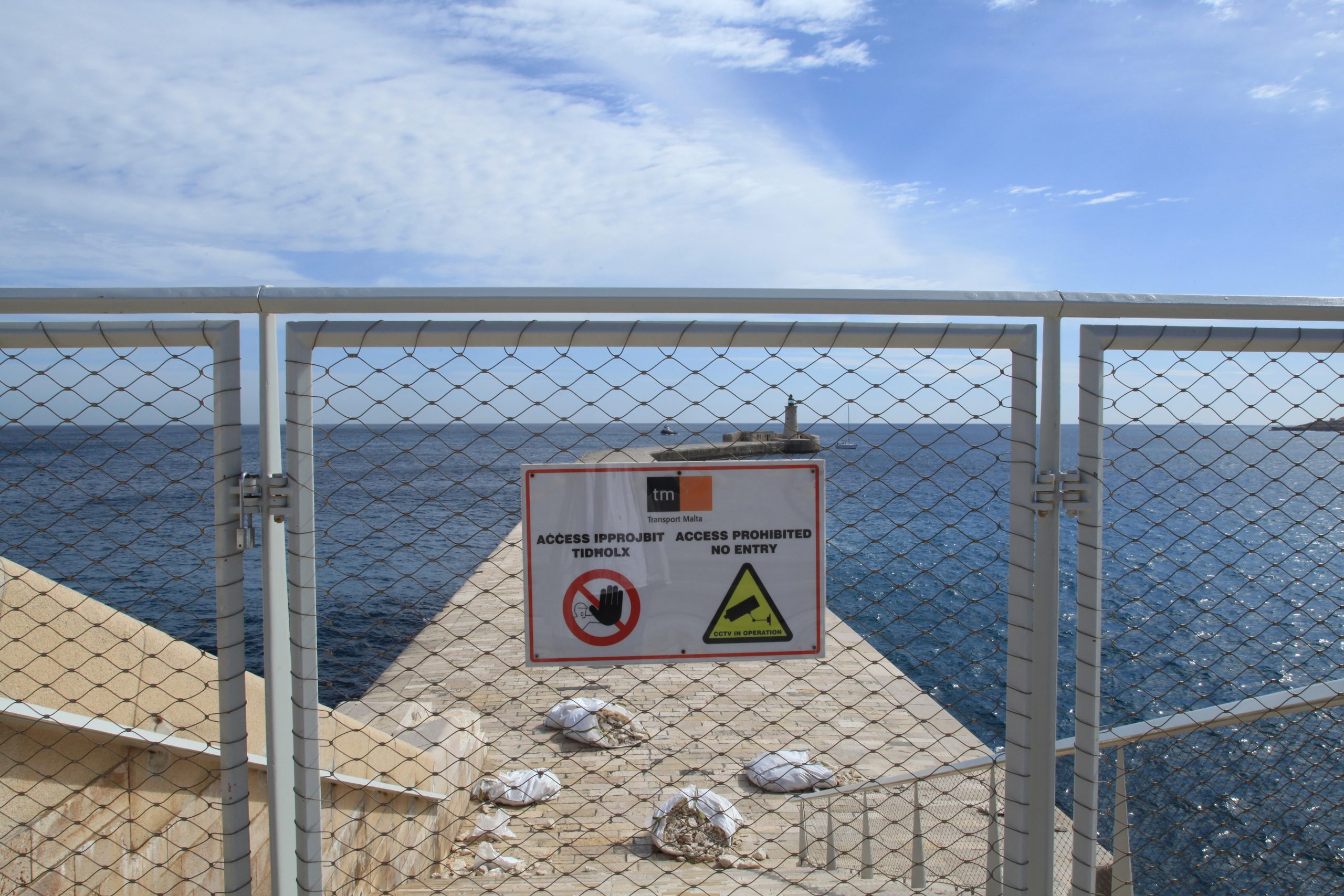 Malta gebruikt illegale tactieken tegen vluchtelingen en migranten op ...