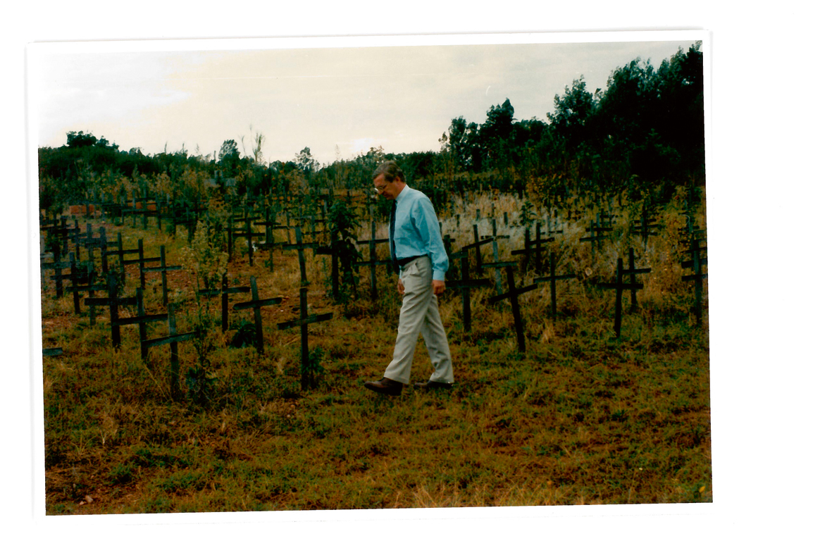 David Scheffer: ‘Ik acht de kans niet groot dat Obama Den Haag zal ...