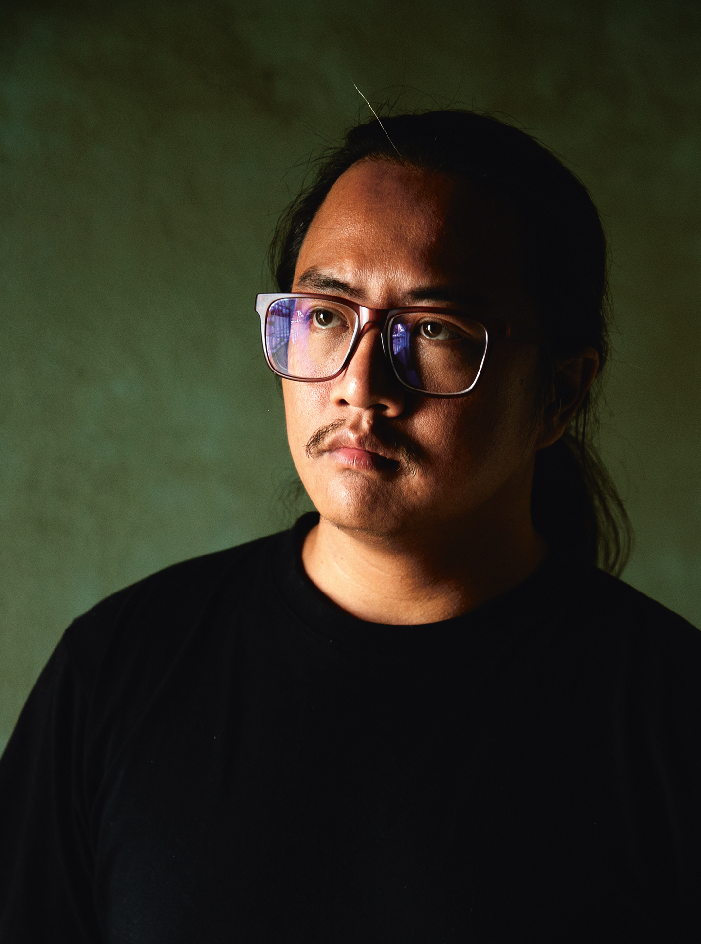 Vanuit Thailand in het verzet: hoe YouTube-presentator Thet Swe Win de ...