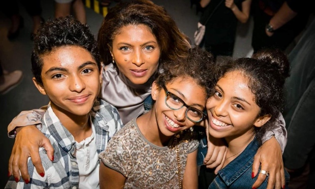 Vrouw en kinderen Saudische blogger Raif Badawi bezoeken Nederland